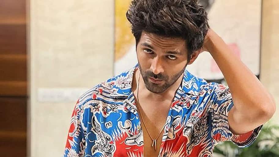 Kartik Aaryan Vacays With Mystery Girl In Goa, Pics Go Viral: Who Is UK ...