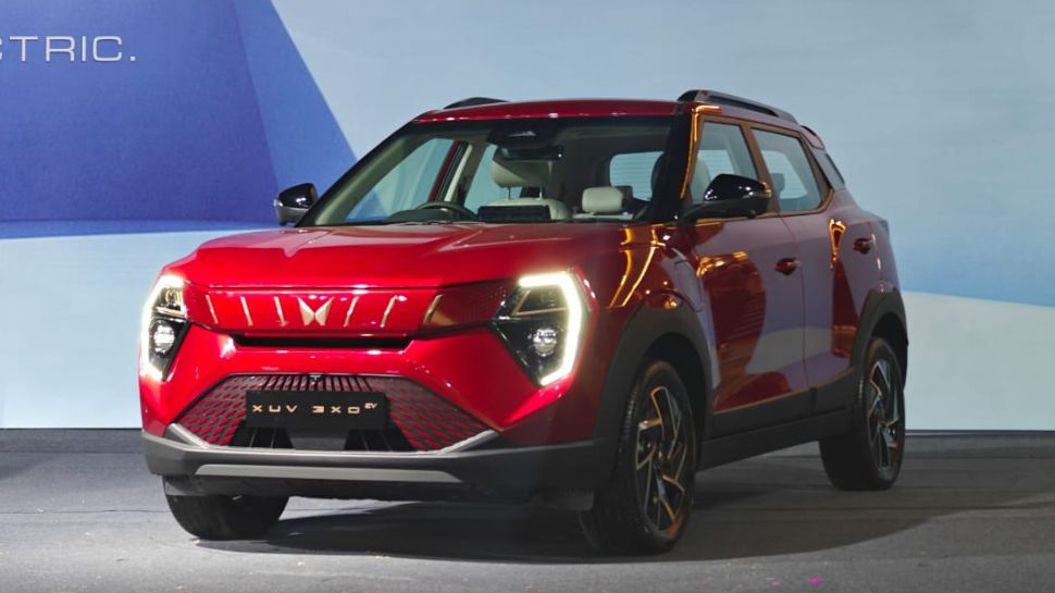 Mahindra XUV 3XO EV Image Gallery: Panoramic Sunroof, Level 2 ADAS, 360 ...