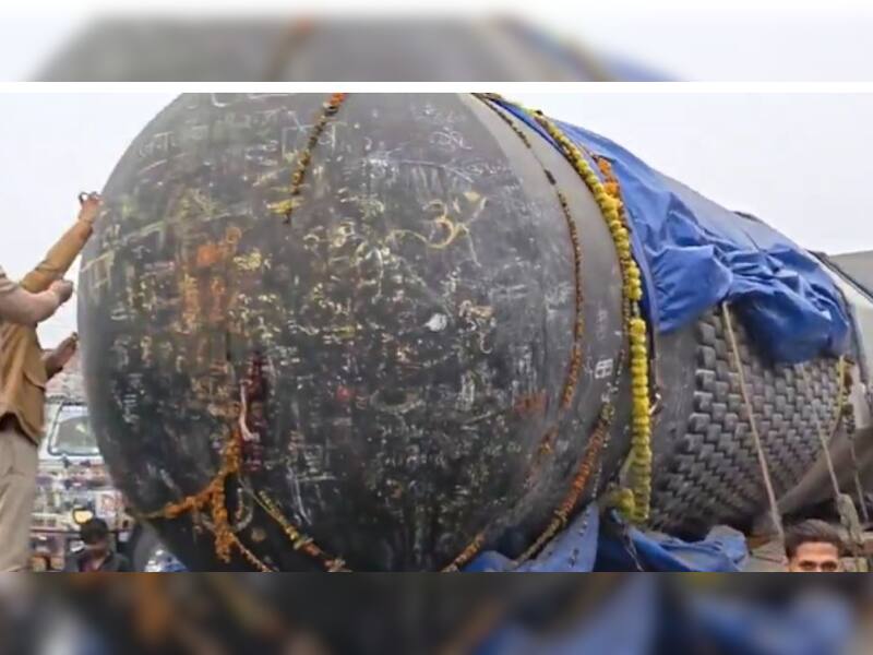 World's Largest Shivling: Made From Single Stone, Measures 33 Feet Tall ...