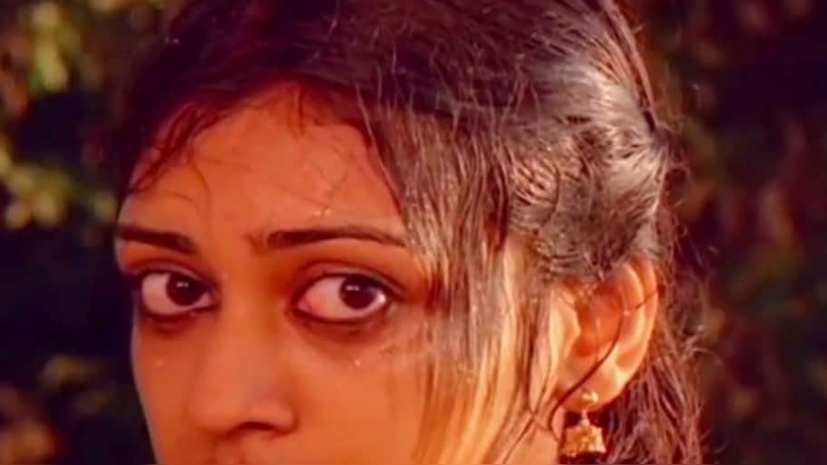 Who am I? Actress made her debut at 16, got married to co-star who ...