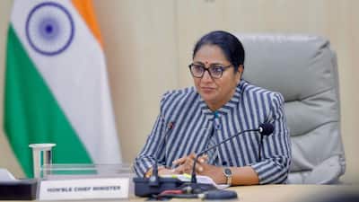 Delhi artisans to gain access to global markets as CM Rekha Gupta ...