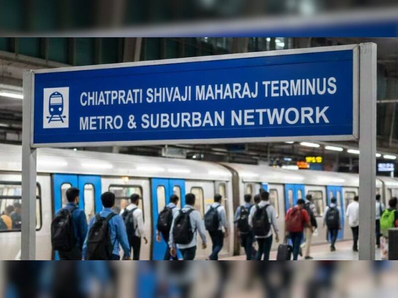 Yellow, red, or blue? What the colour of a railway station board is ...