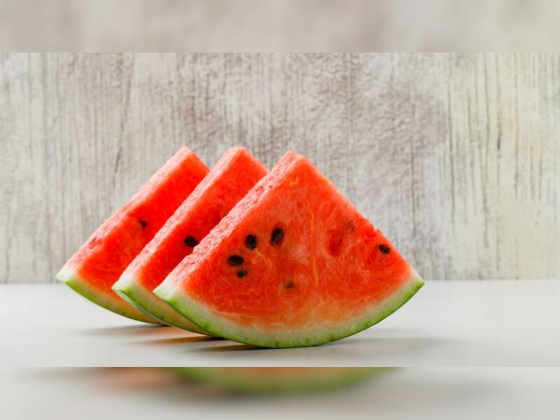 How to select sweet watermelons just by seeing: Simple ways to spot the ...