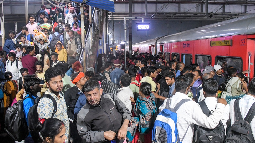 Indian Railways Rule Change: Waitlisted passengers to not get direct ...