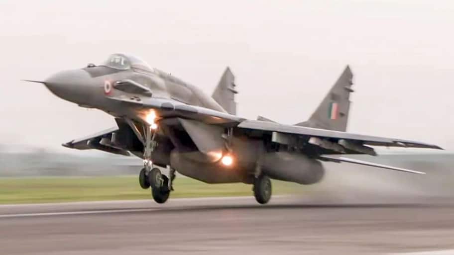 India arms MiG-29 jets with deadly ASRAAM missiles – Will Pakistan ...