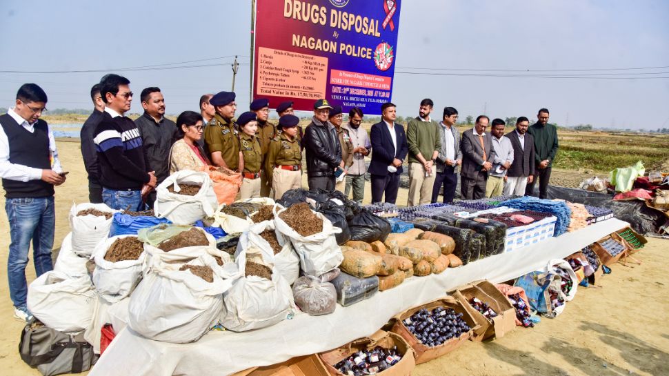 Pakistan smugglers flood India with drugs via Golden Crescent - Multi ...