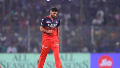 RCB star Bhuvneshwar Kumar scripts double history, becomes first bowler ...