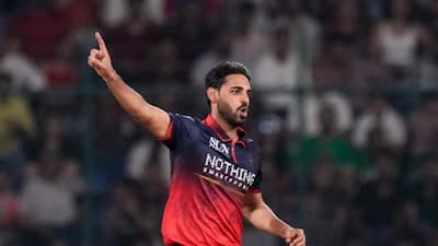 Bhuvneshwar Kumar scripts IPL history, becomes first player in the ...