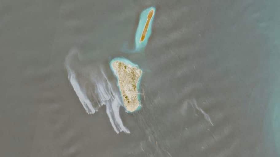 Is Iran running out of oil storage? Satellite images of massive spill ...