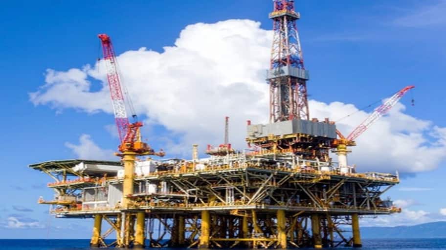 Global oil prices to stay in USD 90 to USD 110 per barrel range during ...
