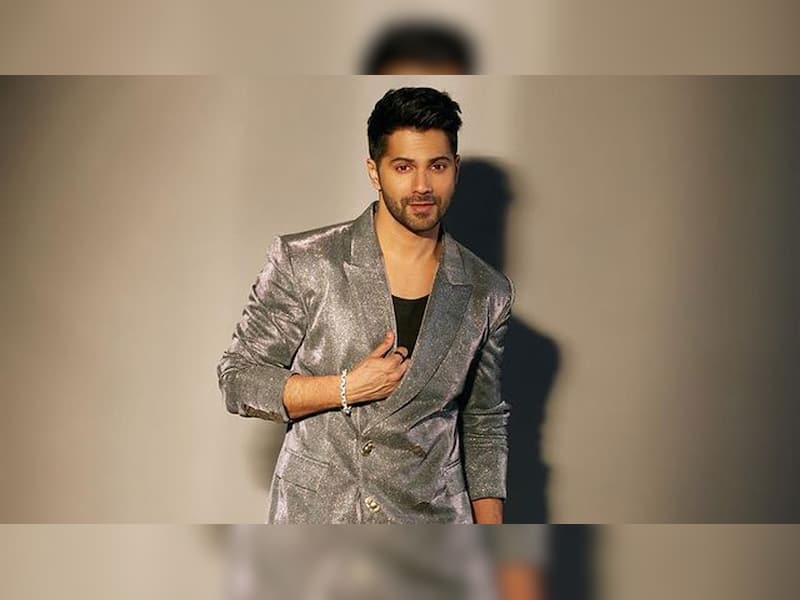 Hai Jawani Toh Ishq Hona Hai full cast salary: Varun Dhawan, Mrunal ...