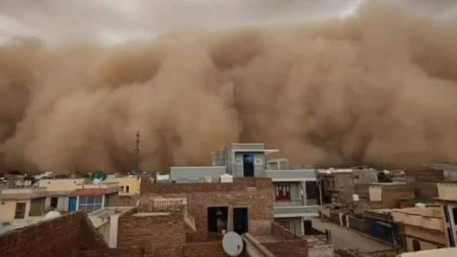 Day turns into night: Massive sandstorm engulfs Rajasthan's Bikaner ...