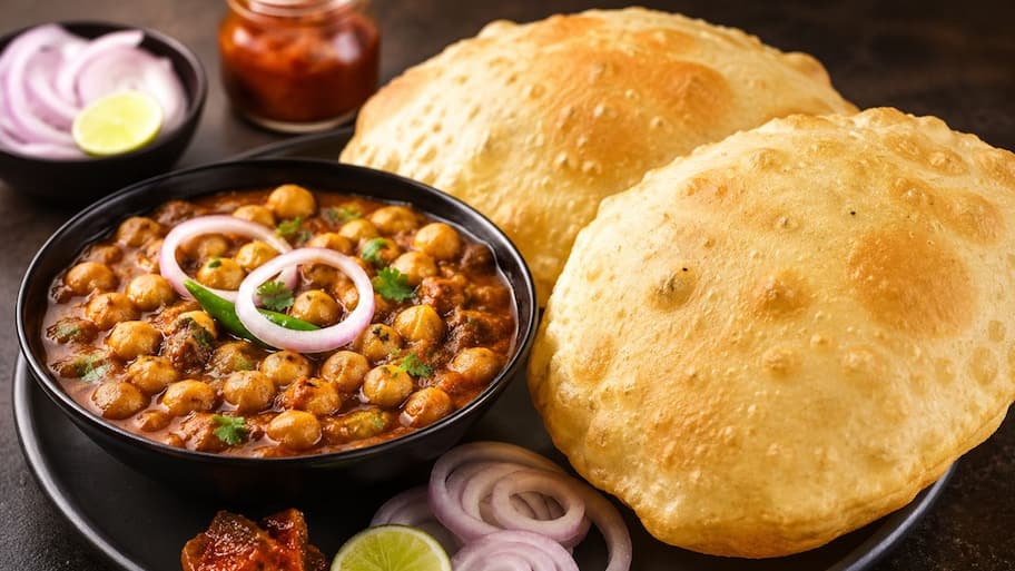 Dieting but still want chole bhature? Experts explain how to enjoy it ...