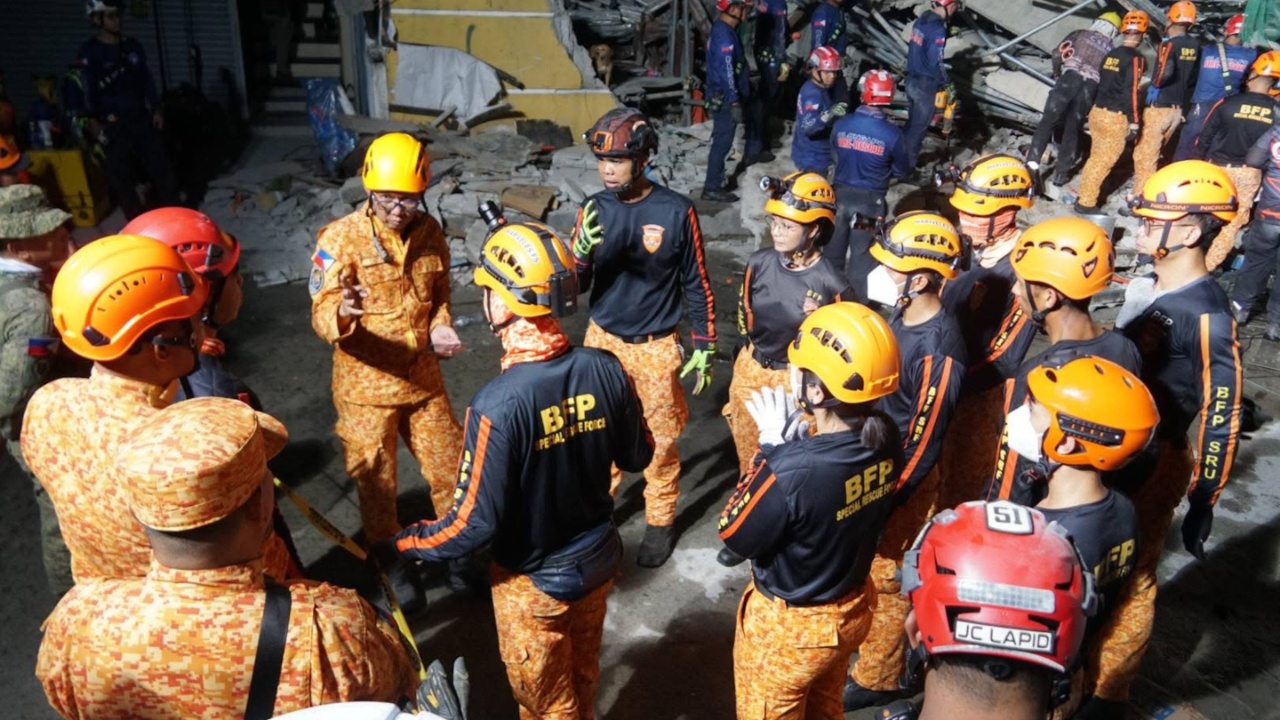 Tsunami alert lifted: Indonesia ends coastal warning hours after ...