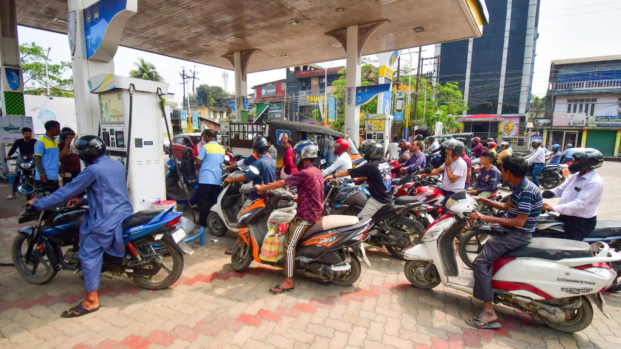 Indian auto industry sees best-ever May retail sales at over 25.3 lakh ...
