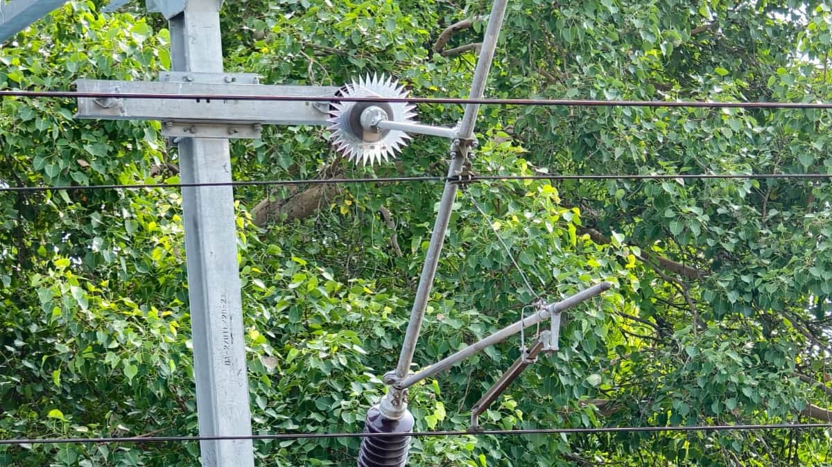 Why Indian Railways installs Sudarshan Chakra-like devices on overhead ...