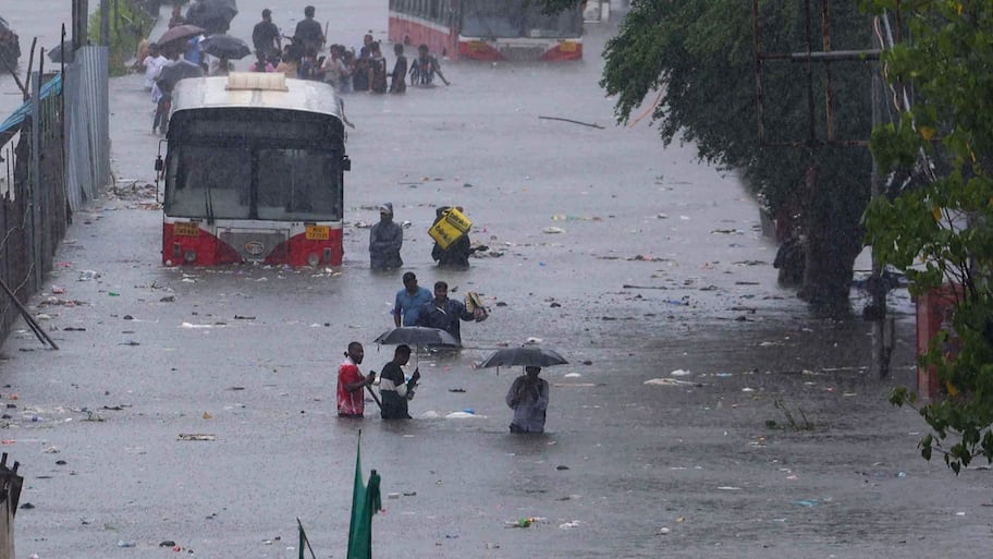 Mumbai rains: 56mm rainfall triggers waterlogging; Andheri subway shut ...