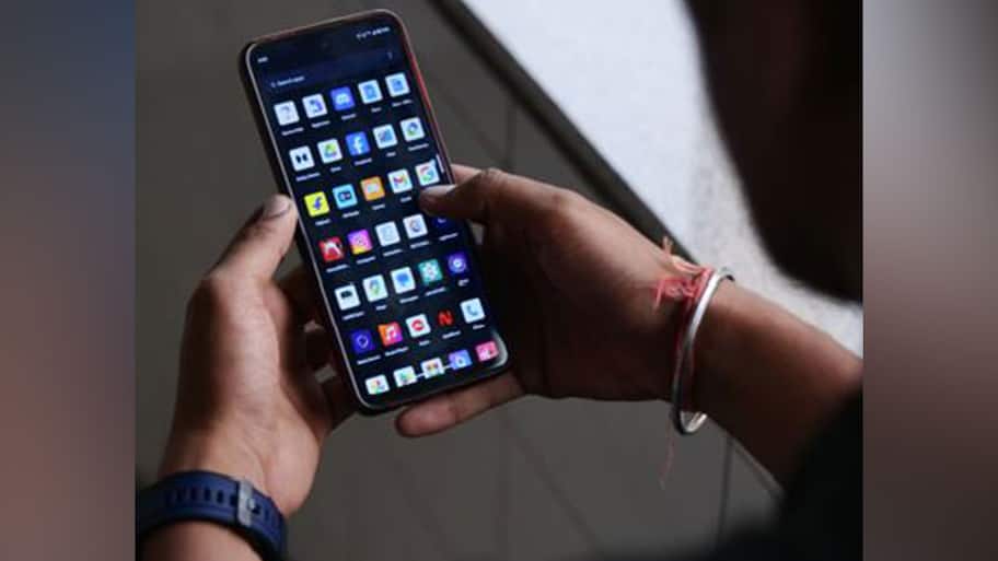 India's wireless subscriber base expands to nearly 1300 million in May ...