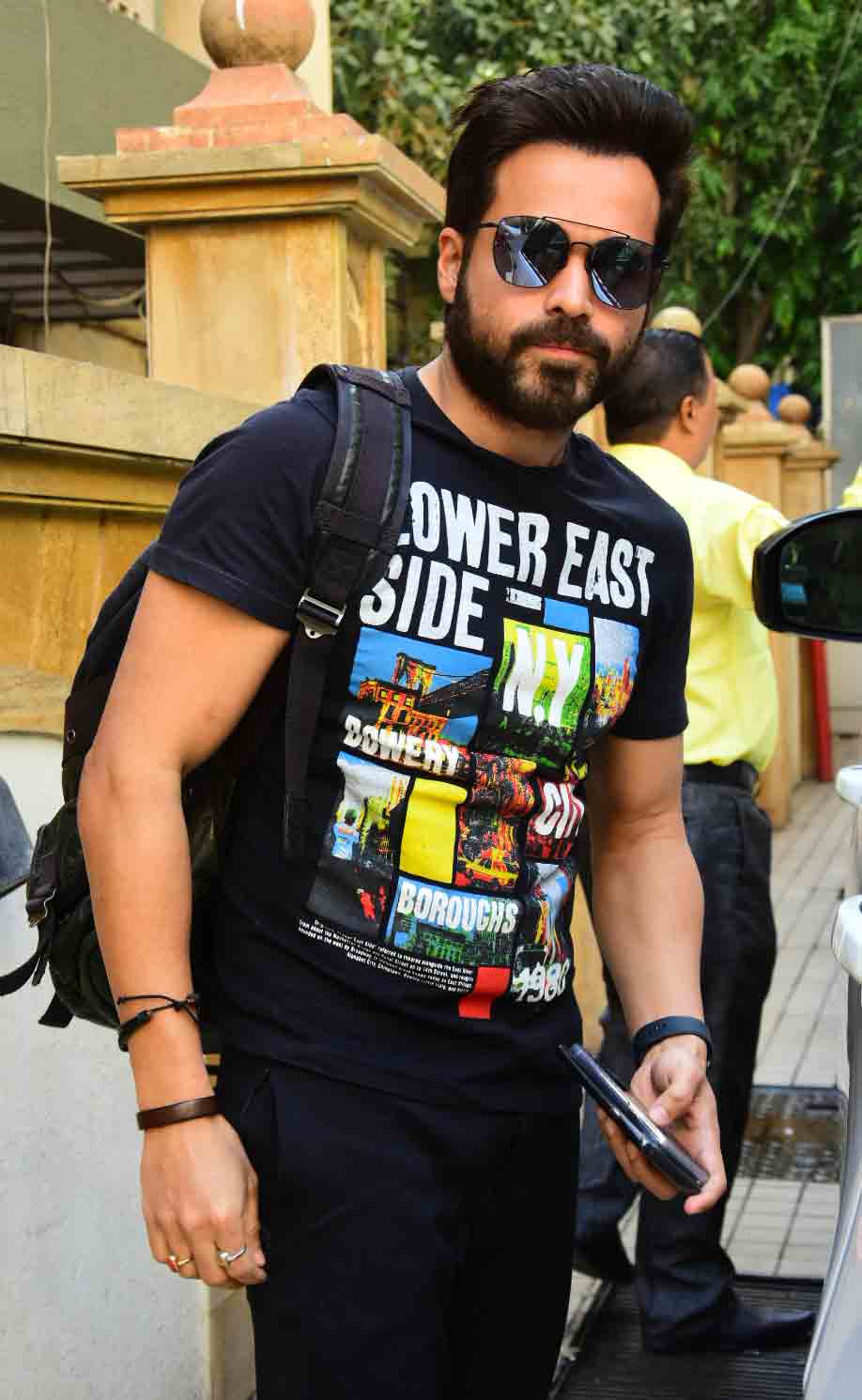 Emraan Hashmi spotted at Bandra, looks cool in a graphic tee | People ...
