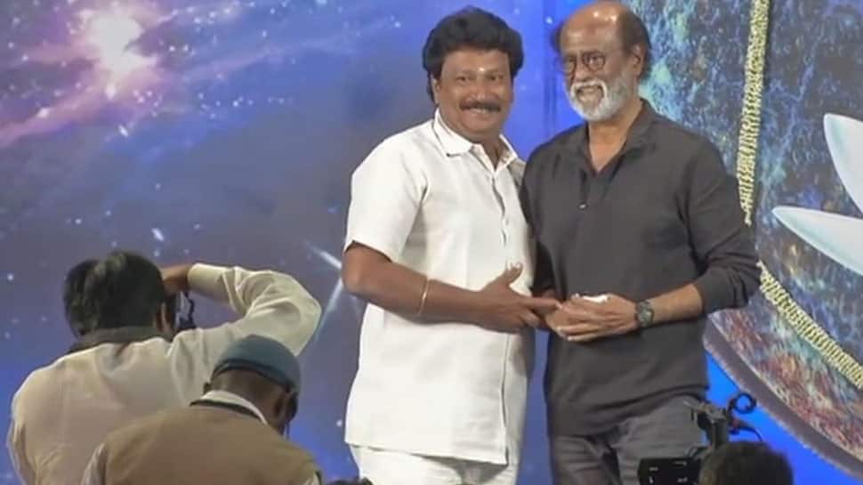 Rajinikanth meets fans, poses with them on fifth day of 'meet and greet ...