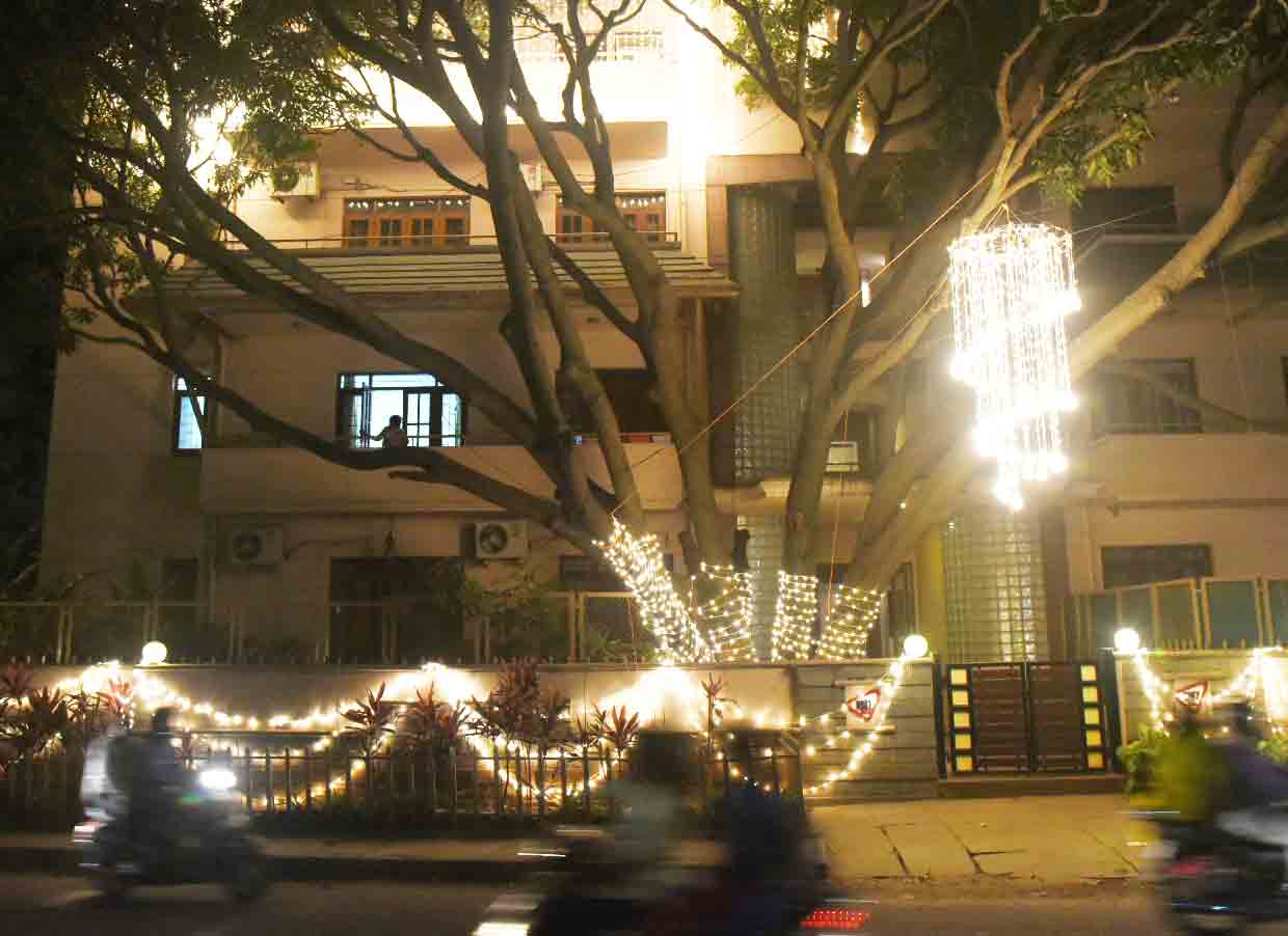 Deepika Padukone's Bengaluru house gets lit up beautifully ahead of ...