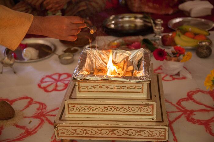 Know what Saat Phere in Hindu weddings symbolise and mean ...