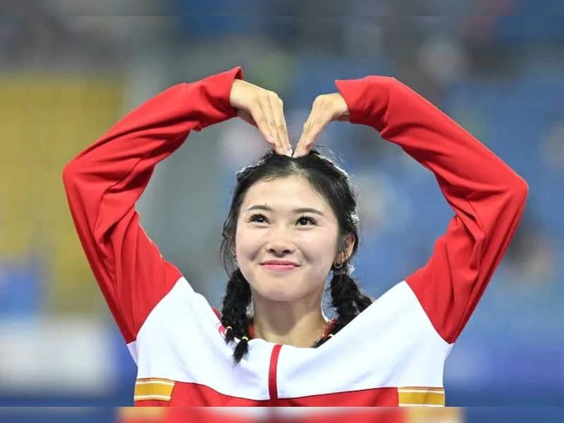 Meet Wu Yanni: China's Rising Hurdles Star Going Viral For Her Fiery ...