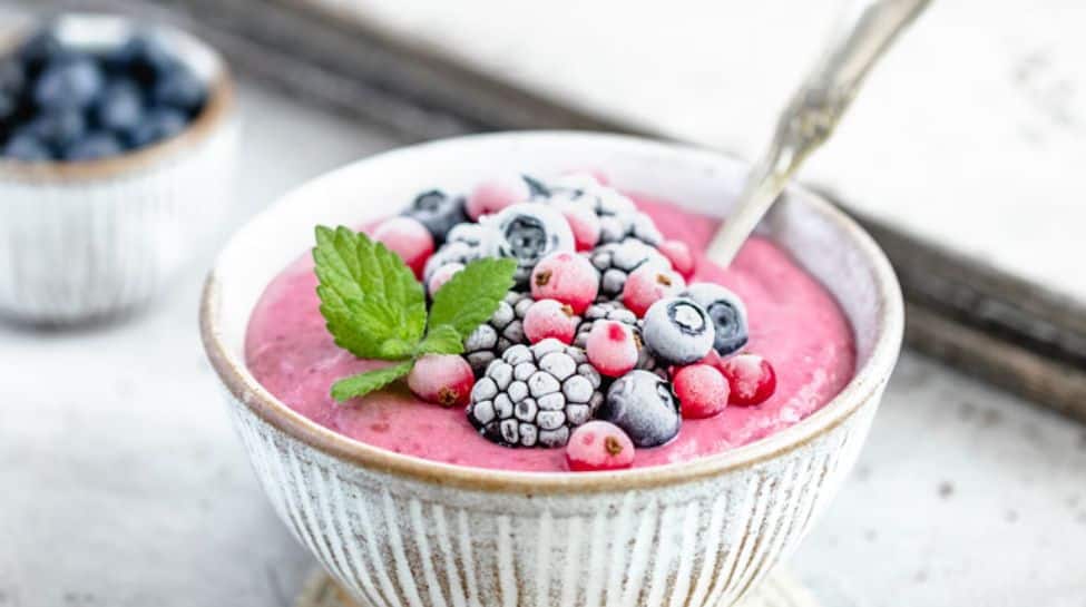 From Smoothie Bowls To Millet Upma: 6 Trending Morning Meals In 2025 ...