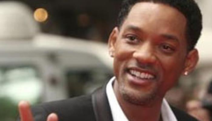 Will Smith flaunts six-pack abs, buff arms | Wellness News | Zee News