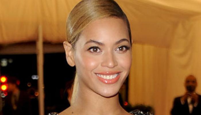 Beyonce, Rihanna in Maxim Hot 100 list | Red Hot News | Zee News