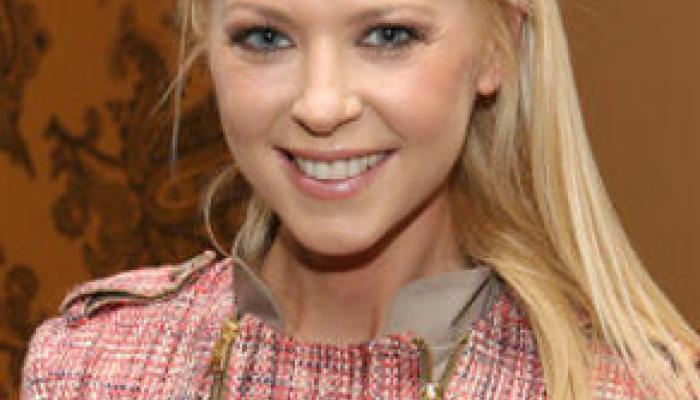 Tara Reid Launches New `Shark` Perfume | Beauty/Fashion News | Zee News
