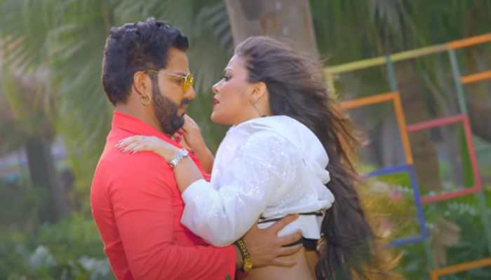 Pawan Singh-Nidhi Jha's sizzling Bhojpuri song 'Fas Jaogi Jaan' goes ...