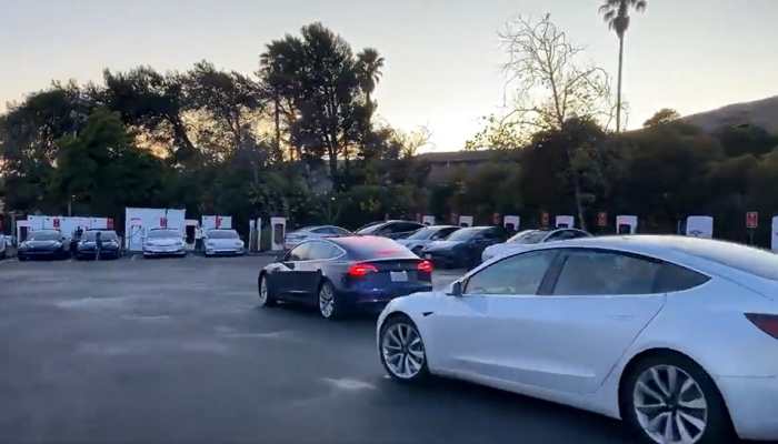 Ukraine-Russia war: Viral video shows long queue at Tesla supercharging ...