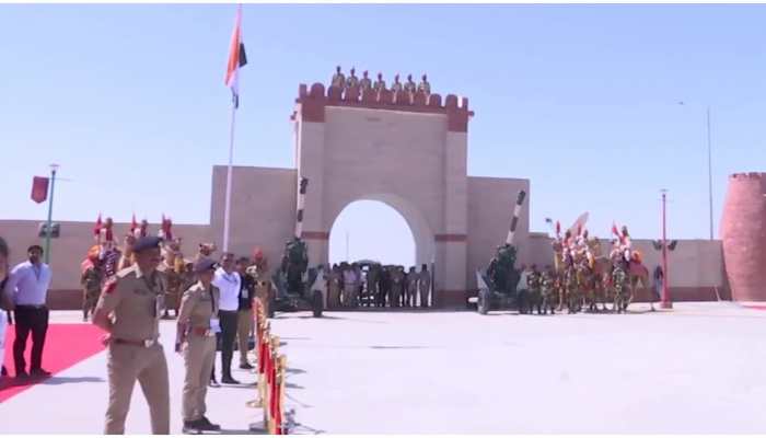 Amit Shah inaugurates Indo-Pak border viewing point in Gujarat's Nada ...