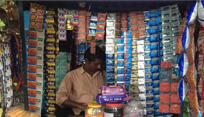 IAS officer highlights Gutkha menace at Howrah bridge, tags SRK, Ajay ...