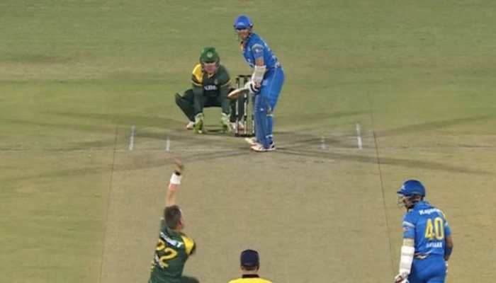 Sachin...Sachin: Twitter can't keep calm as Sachin Tendulkar turns back ...