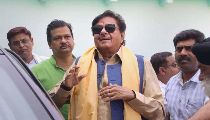 'Bihari Babu is MISSING': Posters against TMC MP Shatrughan Sinha amid ...