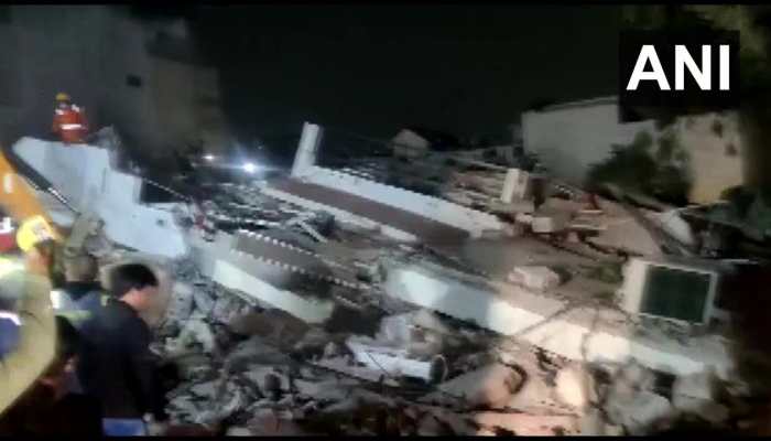 Lucknow: Building Collapses After Cylinder Blast, 3 Dead, Many Trapped ...