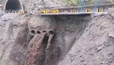 Heavy Rain Unleashes Chaos On Jammu-Srinagar National Highway — Major Chunk Of Road Washed Away ...