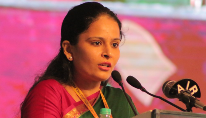 Who Is Saloni Sidana? The Inspiring Doctor Turned IAS Officer Whose ...