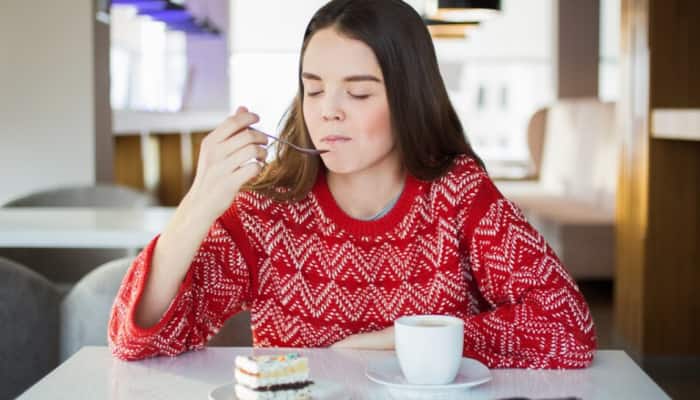 Sugar Cravings: Expert Decodes Why People Crave Sweets And Carbs When ...