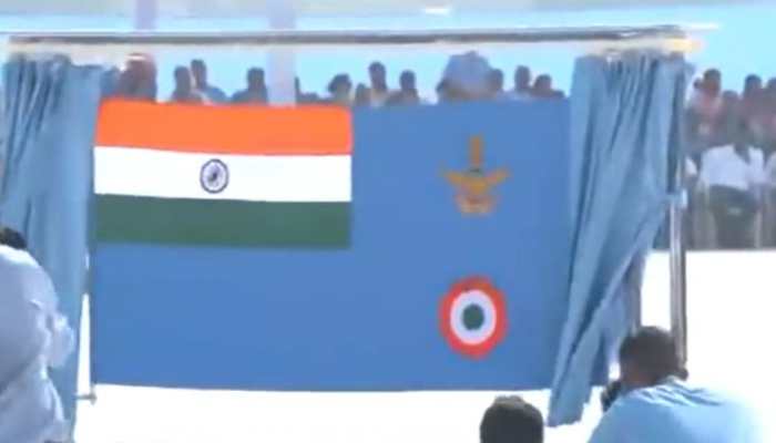 Indian Air Force Reveals New Ensign At Annual Day Parade In Uttar ...
