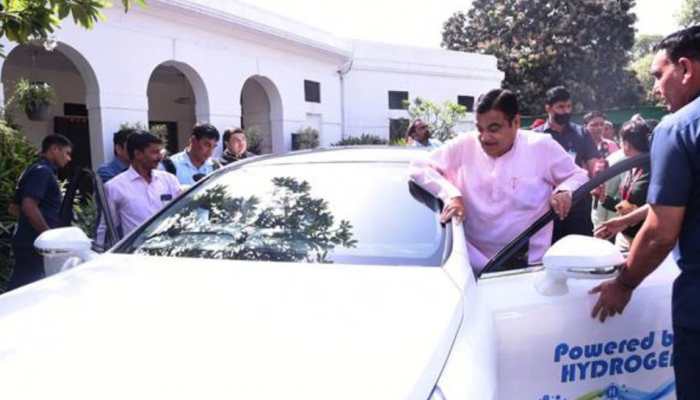 India To Ban Petrol, Diesel Vehicles? Know What Nitin Gadkari Said | Auto News | Zee News