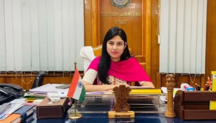 UPSC Success Story: Meet Ananya Singh, The 22-Year-Old IAS Topper Who Conquered UPSC Without ...