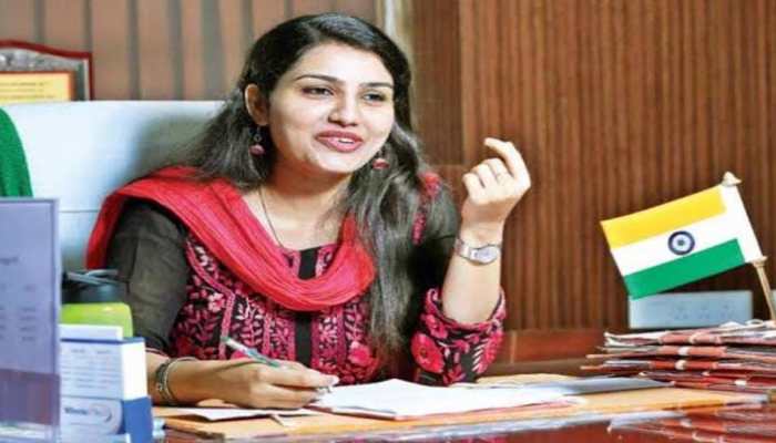 Renu Raj: Full-Time Job Holder Cracks UPSC In 1st Attempt With AIR 2 ...