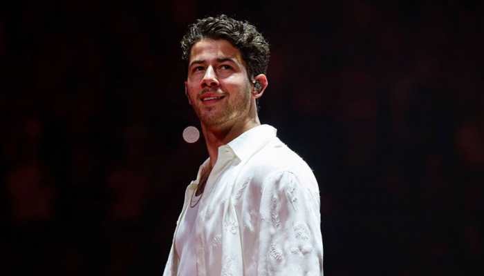 Nick Jonas Rushes Off Stage After Laser Was Pointed At Him During ...