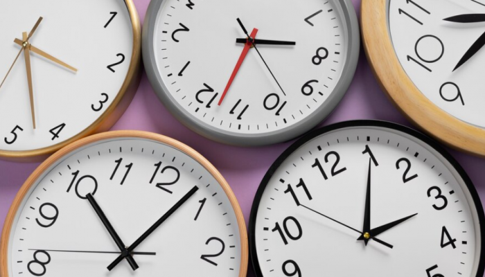 Buying a Statement Piece: Living Room Clocks That Enhance Your Decor ...