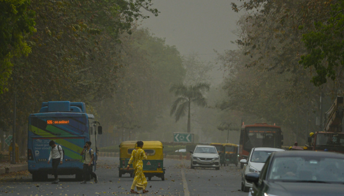 Dust Storm, Gusty Winds Hit Delhi; IMD Issues Orange Alert | India News | Zee News