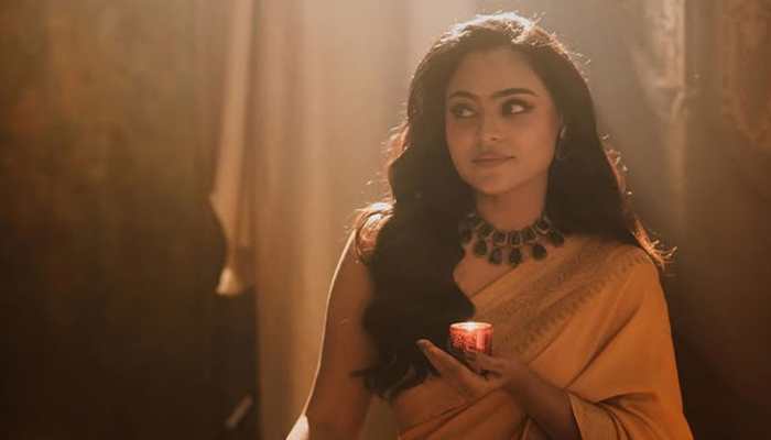 Malayalam Actress Vincy Aloshious Alleges Her Co-Star Insisted On 'Fixing Her Dress', 'He Was On ...