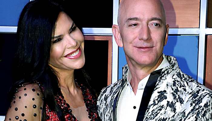 Netizens Badly Roast Jeff Bezos-Lauren Sanchez's Wedding Invite --Here ...